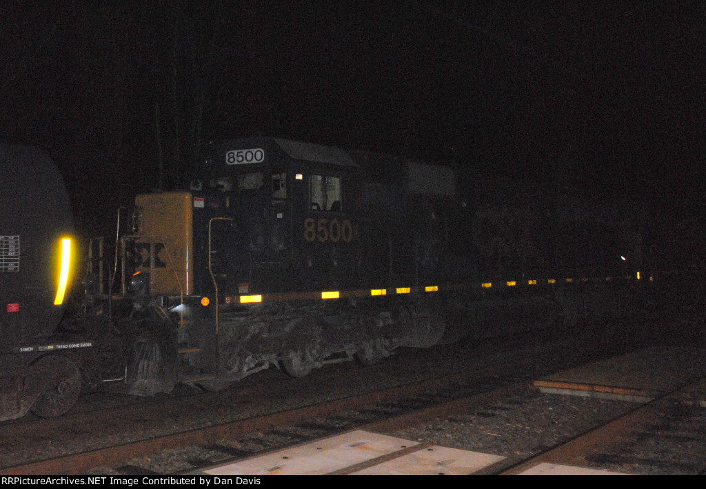 CSX SD50-2 8500 trails on Q409-03
